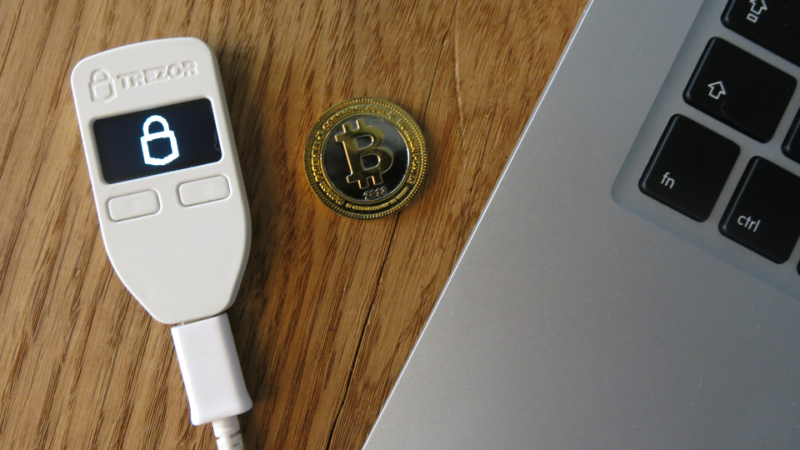 Top 5 Hardware bitcoin wallets to Keep bitcoin safe - Technoresult
